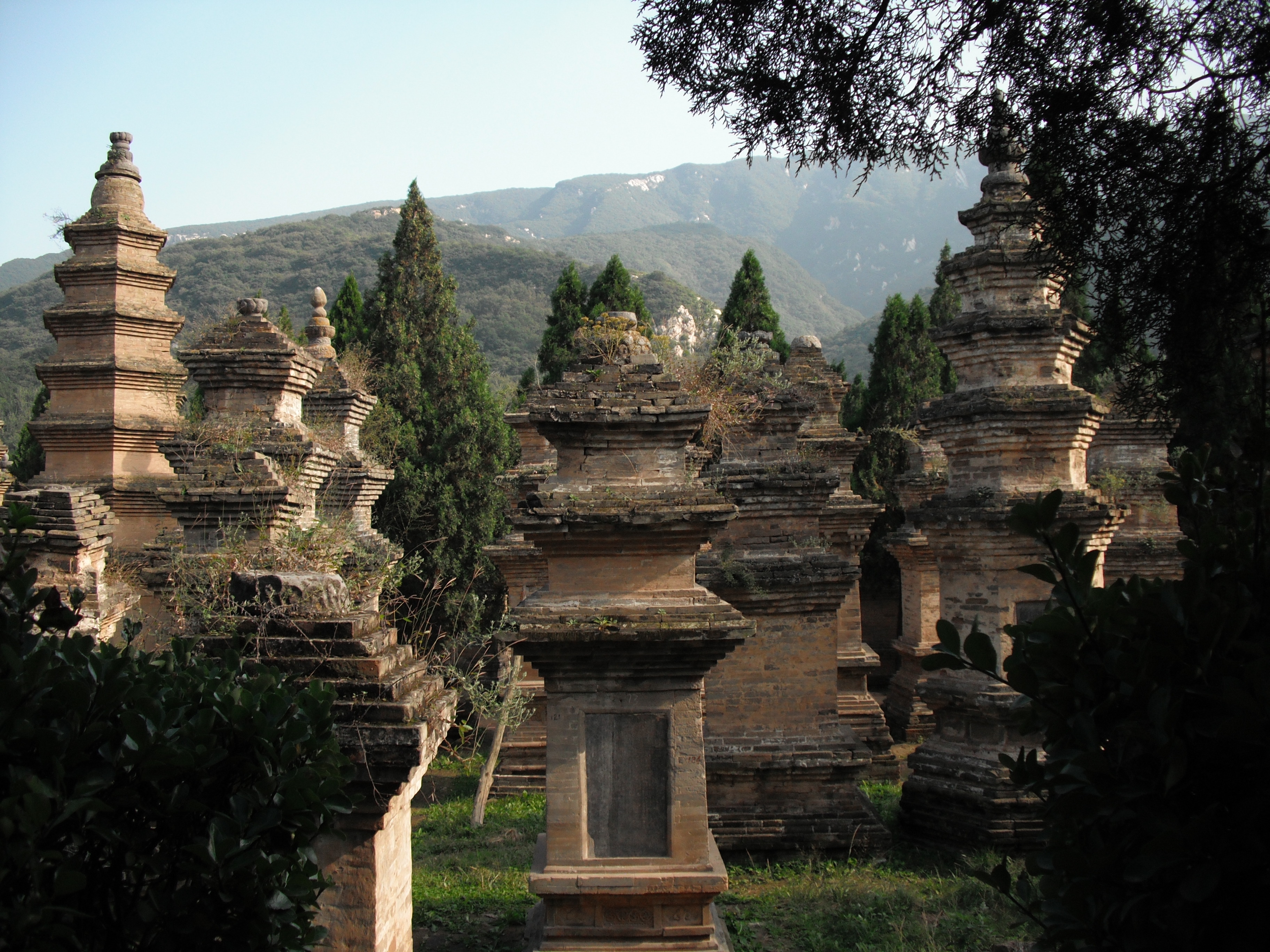 Shaolin_Temple_Pagoda_Forest – Kung Fu Chang – Paris